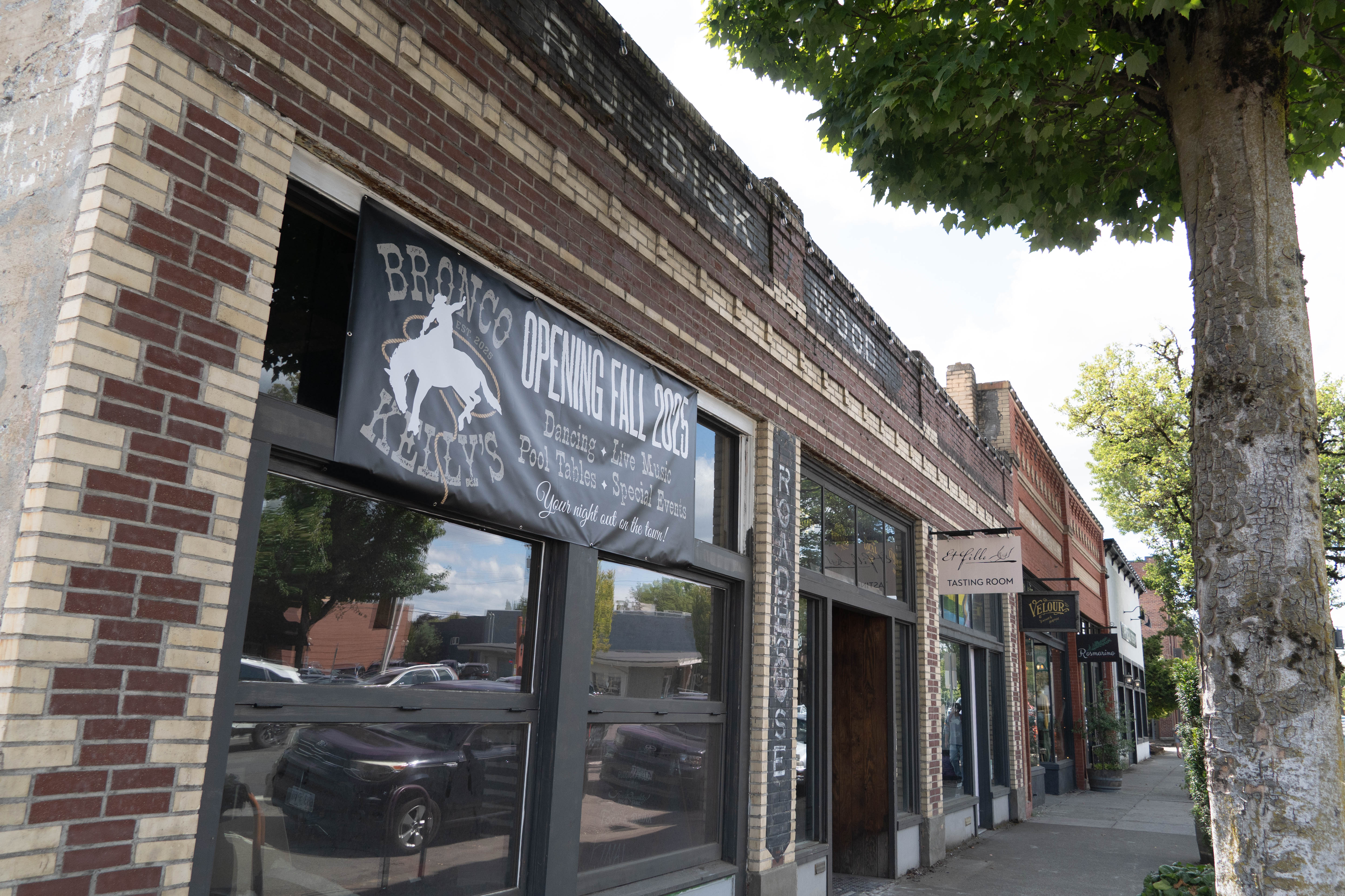 Bronco Kelly’s Prepares to Open in Former Ruddick/Wood Space - Newsberg